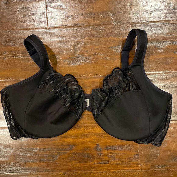 Paramour | Intimates & Sleepwear | Paramour Black Front Latch Underwire ...